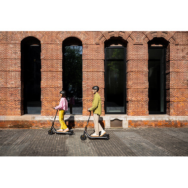 Ninebot by Segway Ninebot Monopattino Elettrico E2 Plus E II Powered by ...